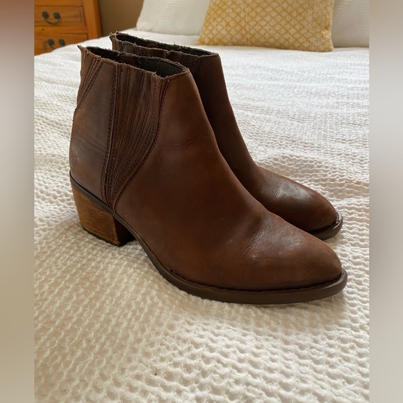 Born | Shoes | Born Sacramento Brown Leather Block Heels Western Boots ...